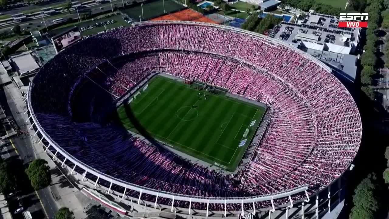 El imponente recibimiento de la hinchada de River Plate en el ...