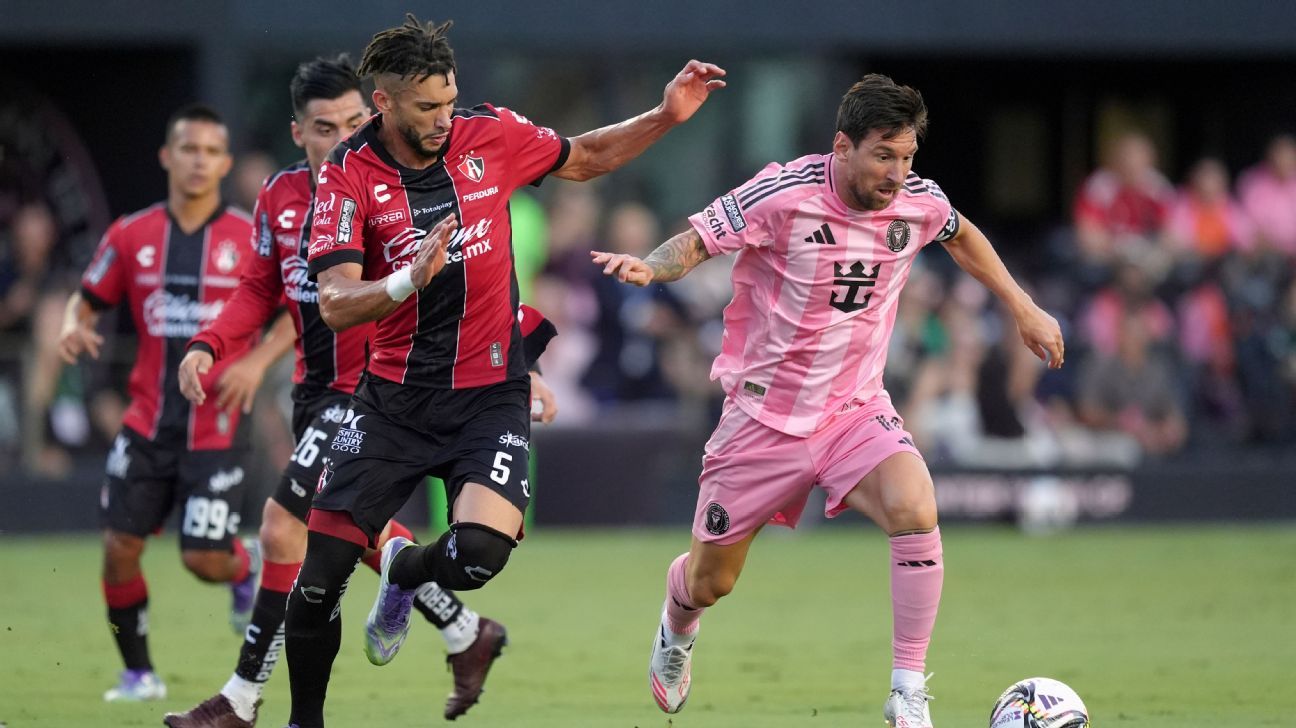 Dos asistencias y un inédito cruce con el Zorro Cóccaro: Messi brilló ...