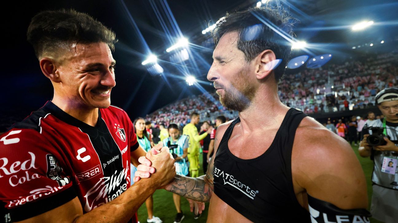 Cóccaro explicó por qué Messi le gritó el gol en Inter Miami-Atlas - ESPN