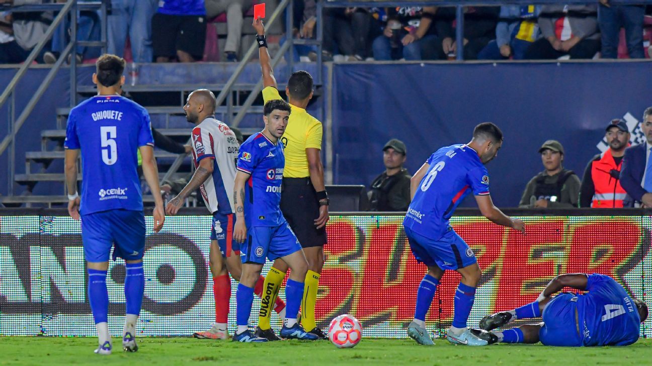 Disciplinaria revierte expulsión del Atl. San Luis vs. Cruz Azul - ESPN