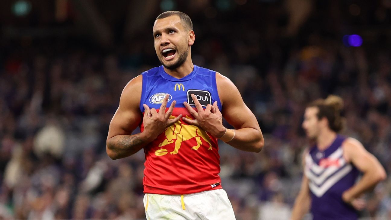 Lions mid dislocates shoulder in big win over Dockers - ESPN