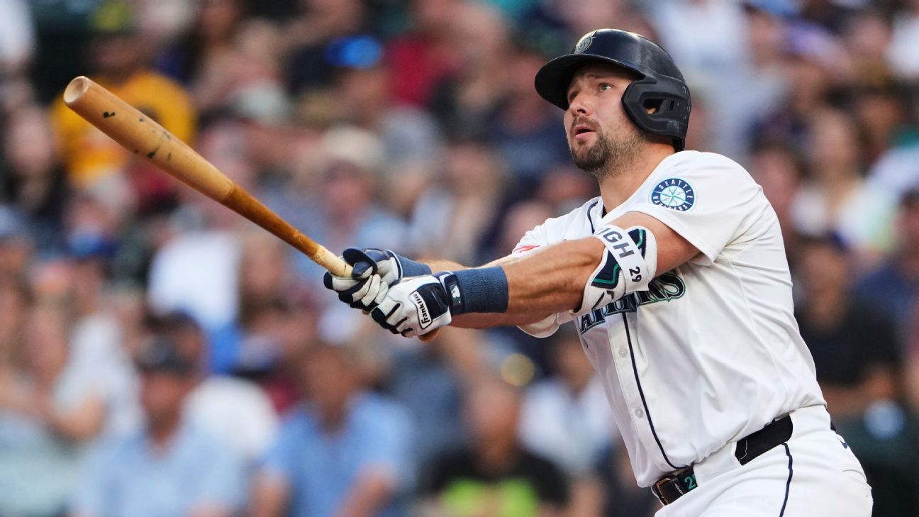 Cal Raleigh conecta HR 50 y se une a Mantle en libros de récords - ESPN