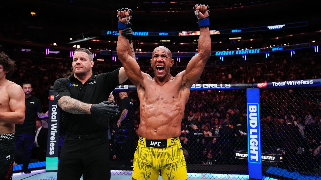 Robocop derrota Kopylov e conquista segunda vitória seguida no UFC - ESPN