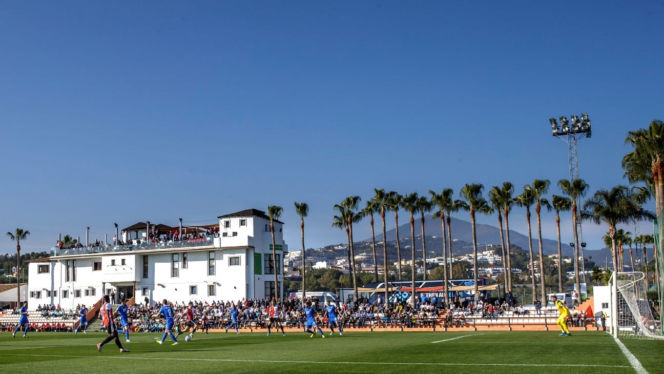 Moder, Steijn en Read mee op trainingskamp Feyenoord in Marbella - ESPN