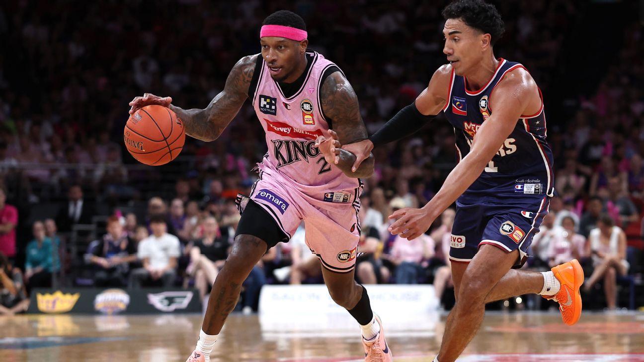 Kings take down top-ranked 36ers - ESPN